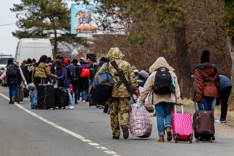 Trump SLAMS Refugee Door – Except For One Nation | News Ranger
