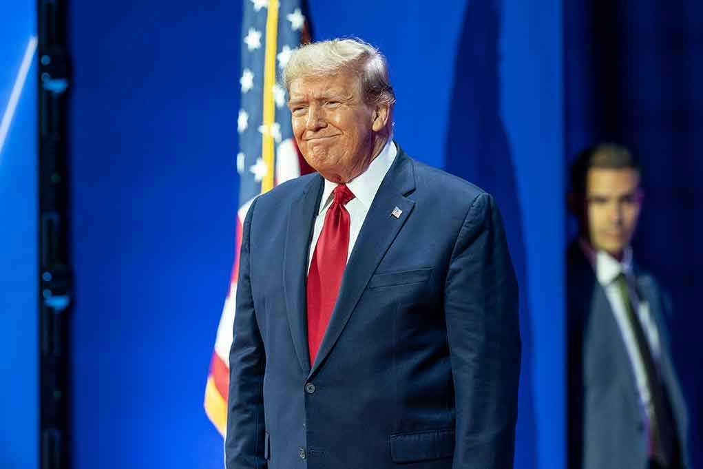 Constitutional Chaos: Trump’ Meets Lawyer – Third Term Twist? | News Ranger